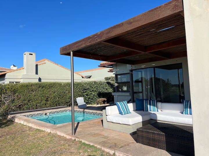 Lovely Fairway Villa With Pool - Langebaan