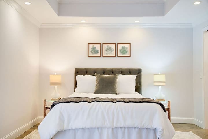 Cozy Hideaway • Private Hot Tub • Near Downtown - Nashville, TN