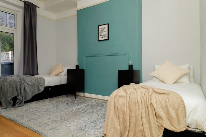 Central Twin Single Bedroom In Charleville Mall - Portmarnock