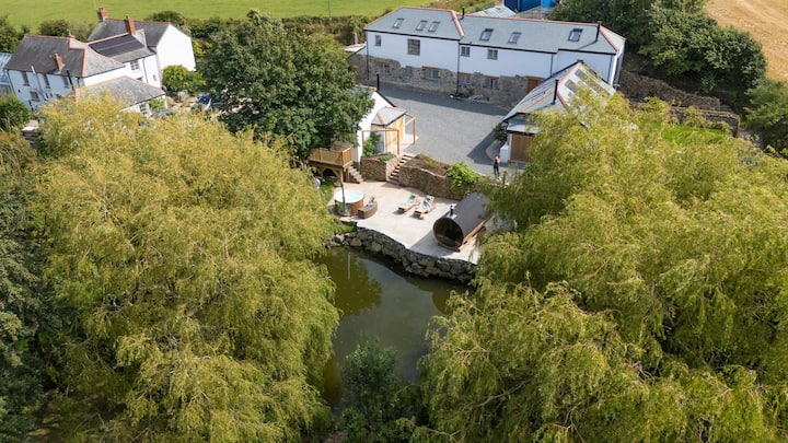 Luxury Eco Retreat Centre In Cornwall - Helston