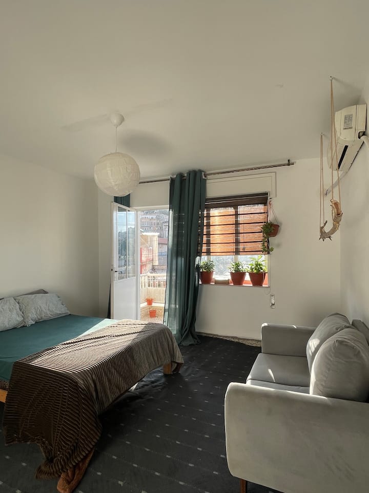 Central Apartment With Beautiful View - Amman