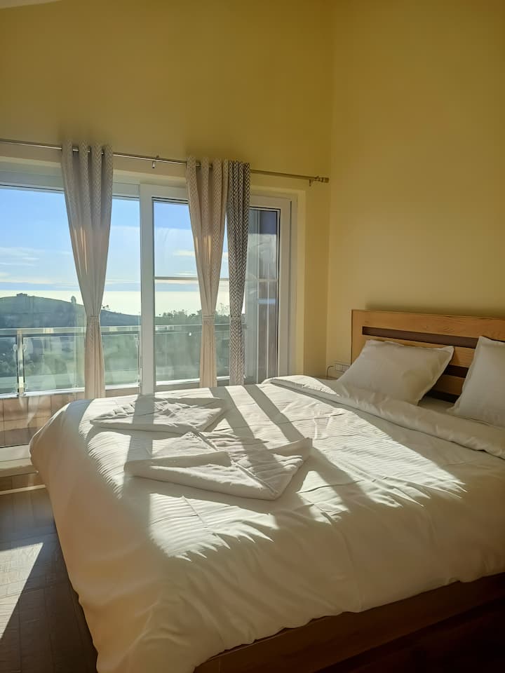 Bright And Airy Villa With Stunning Mountain Views - Kotagiri