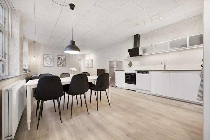 Stor Ny Lejlighed I Centrum Til 6 Personer! - Tanska