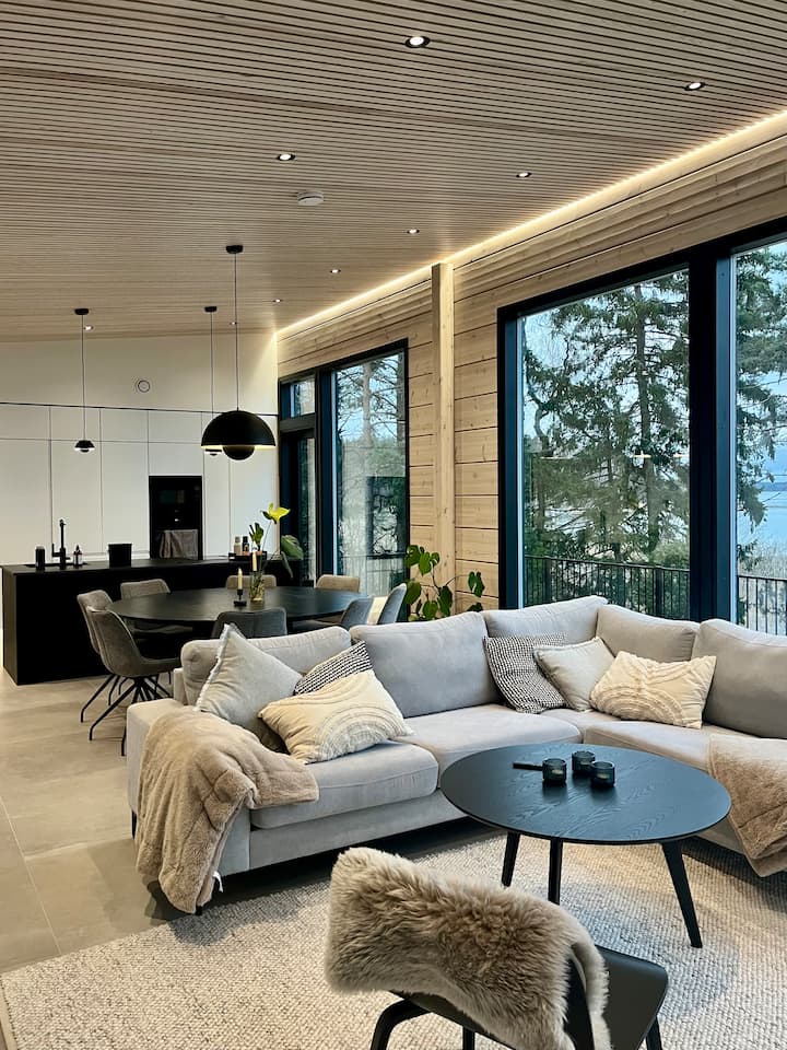 Tyylikäs Merenrantahuvila Paraisilla - Sauvo