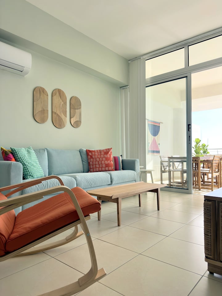 Breathtaking Sea And Marina View City Center 2 Bdr - Larnaca