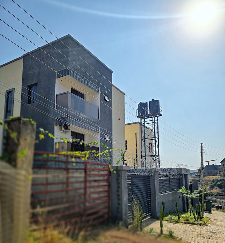 Tedcon 1br Duplex, 24/7 Power, Ac, Wi-fi, Secure - Abuja