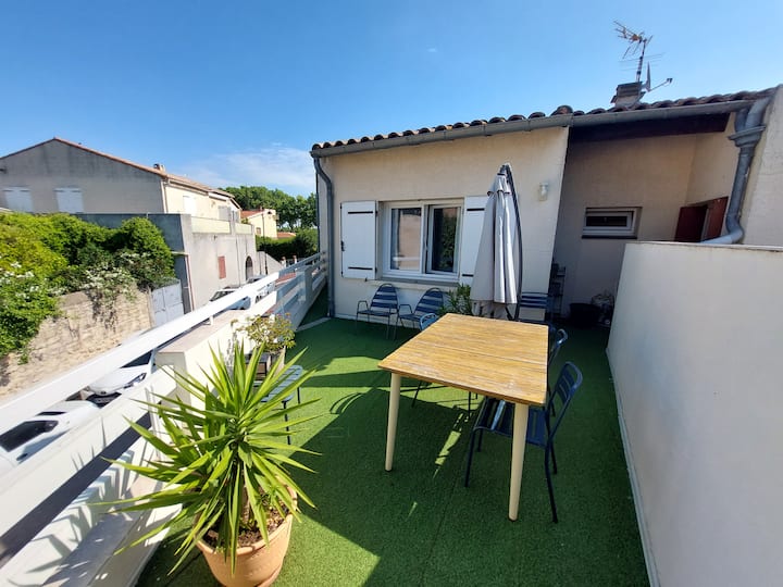 Maison De Ville Au Coeur Du Village De Valergues - Lunel