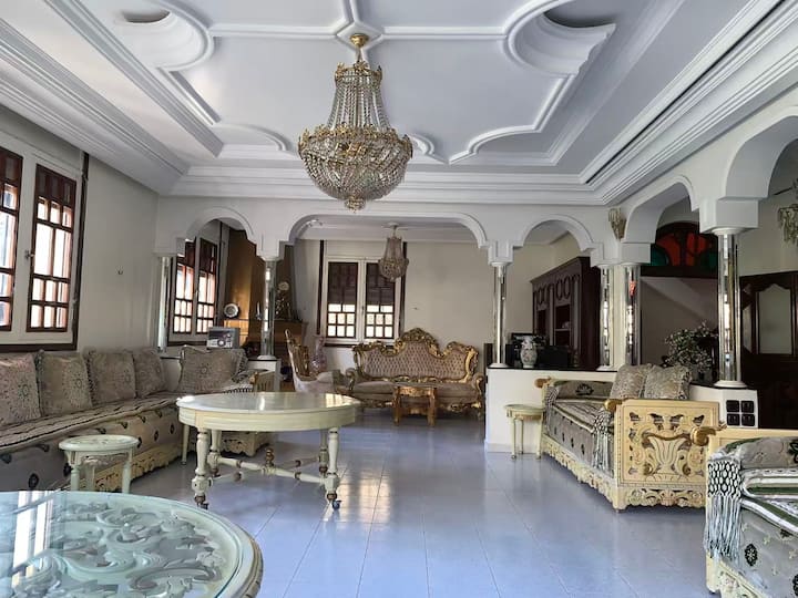 Grand Andalusian Villa W/ Private Garage & Garden - 