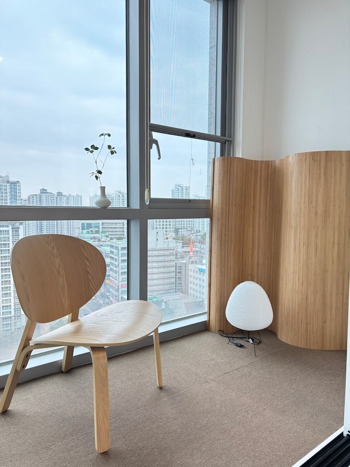 The 쉼 - 일상에서 벗어나 잠시 쉬어가는 곳 - 서농동