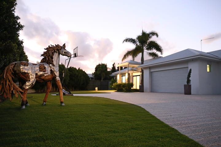 Serenade Retreat – Coomera Waters, Gold Coast - Jacobs Well