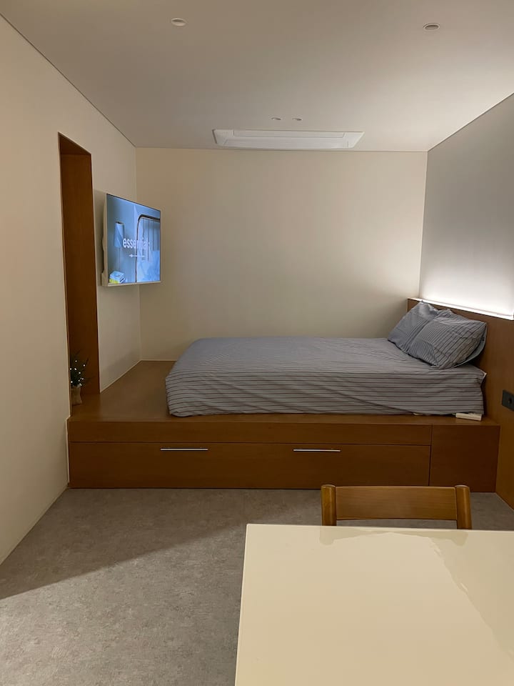 [102, Venti] ｜의정부역10분｜제일시장｜부대찌개거리  [그리다,하루] - Uijeongbu-si