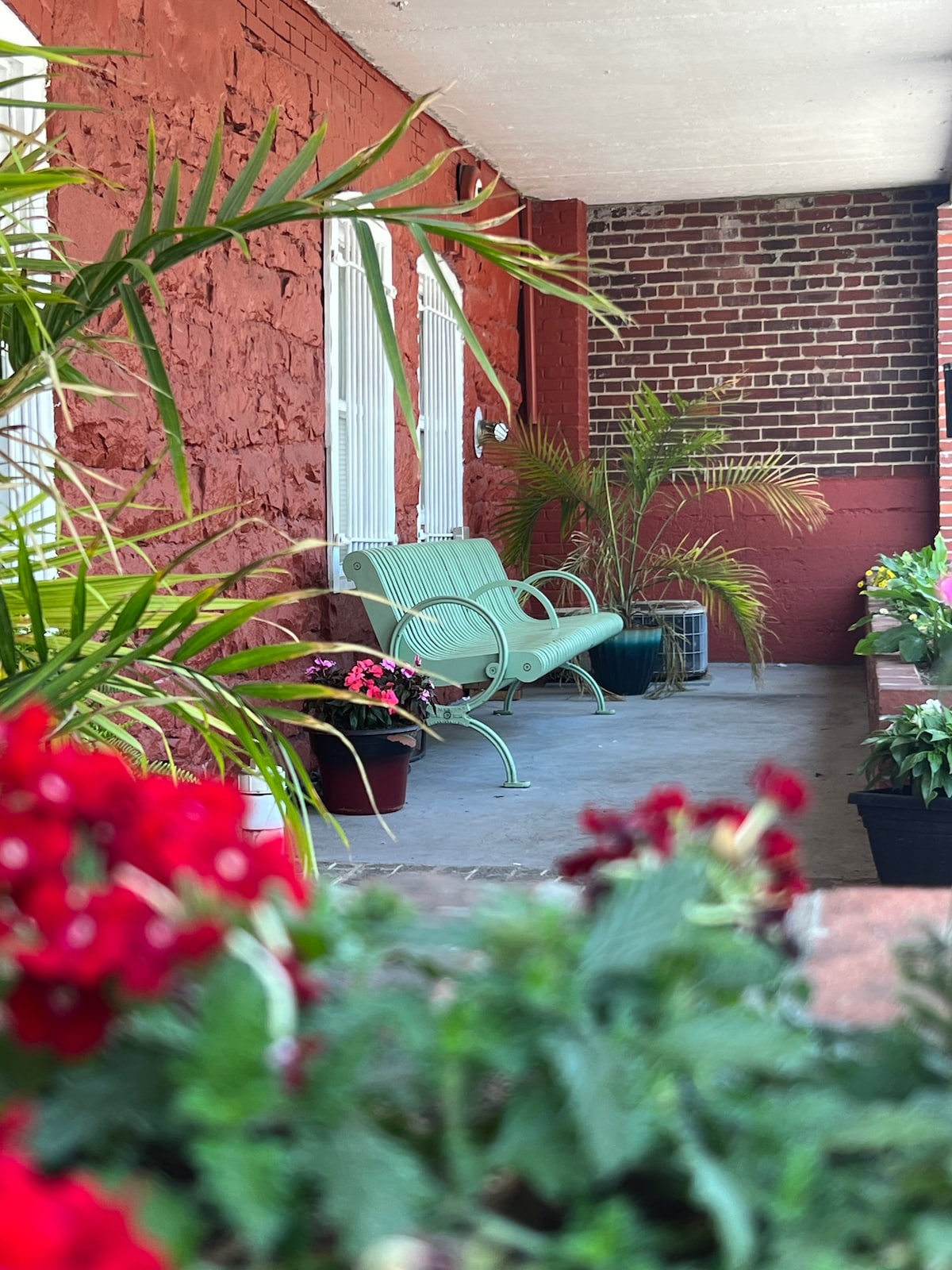 Historic Hotel Gunter - Room 307 - Hotels for Rent in Frostburg ...