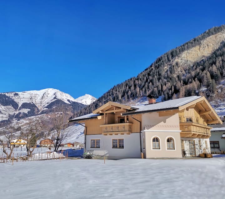 Sonniges Und Geräumiges Landhaus In Den Alpen - Rauris