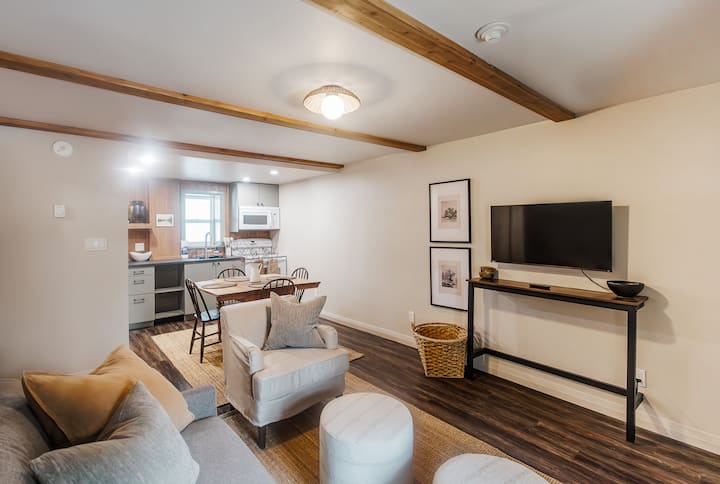 Wynwood Suites Unit 2, Located On Lake Muskoka - Muskoka District Municipality