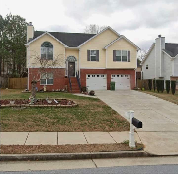 Sweet Retreat Atl • Bright & Comfy 4br Home - Atlanta, GA