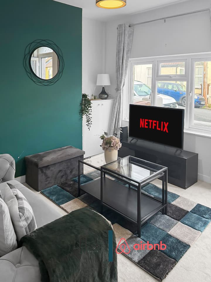 Free Parking | Wi-fi | Close To Strood & Chatham - Chatham