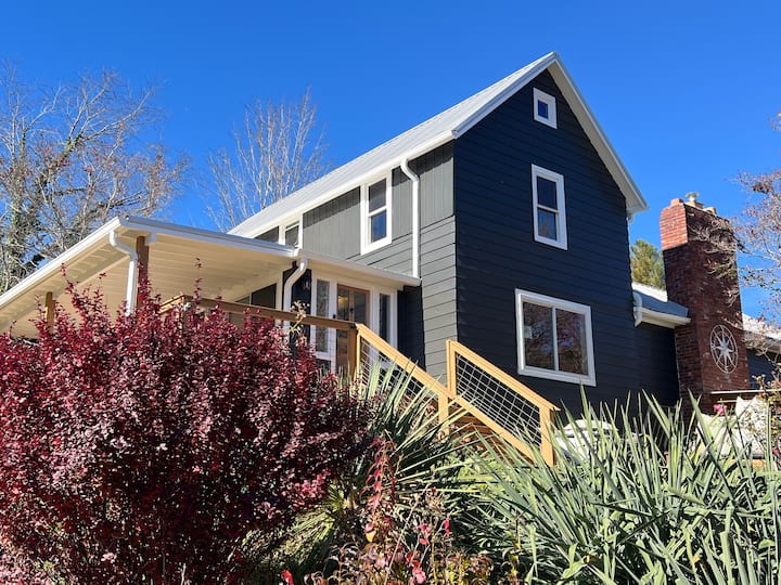 1890 Farmhouse Retreat W/hot Tub + Land - Asheville, NC