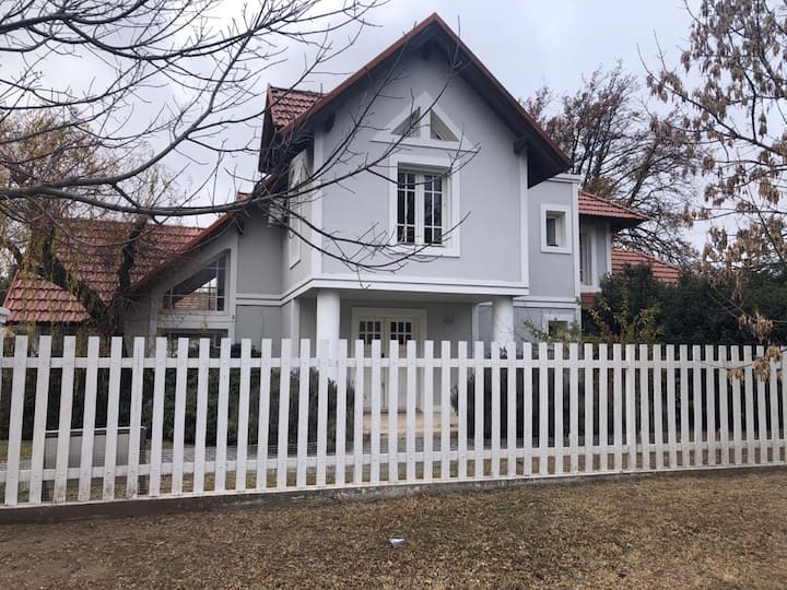 Casa Con Pileta En El Golf (Estadías Anuales) - Río Cuarto