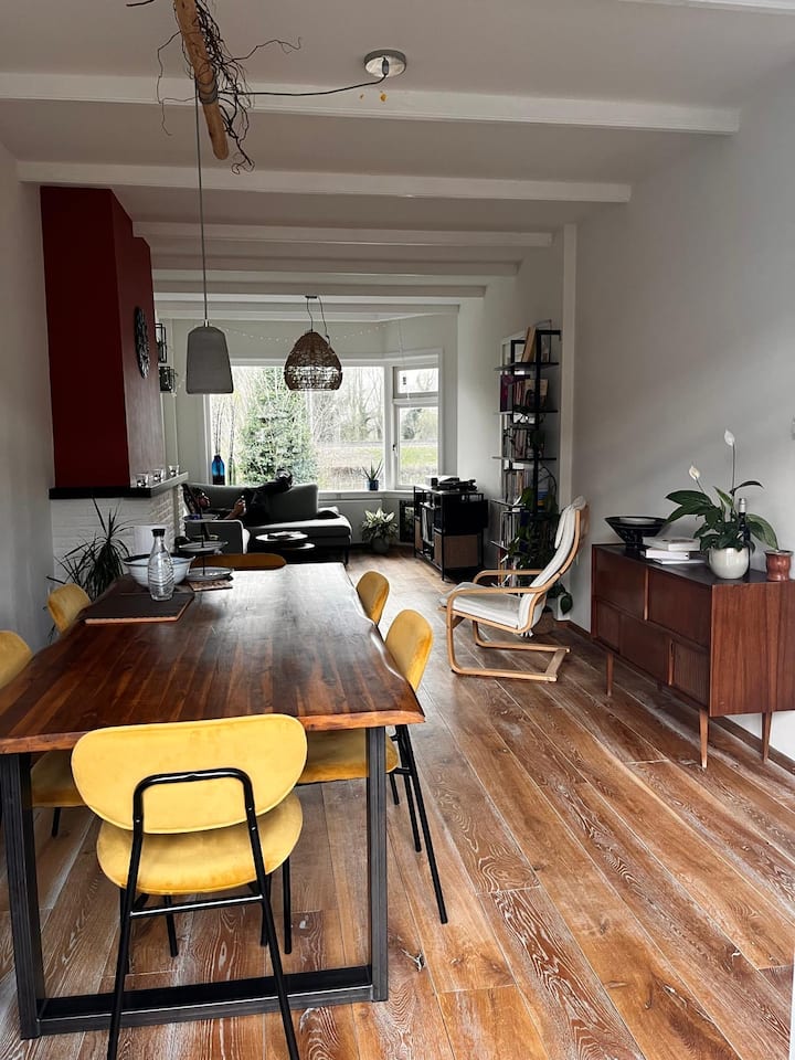 Authentic Cozy 30s Apartment - Utrecht