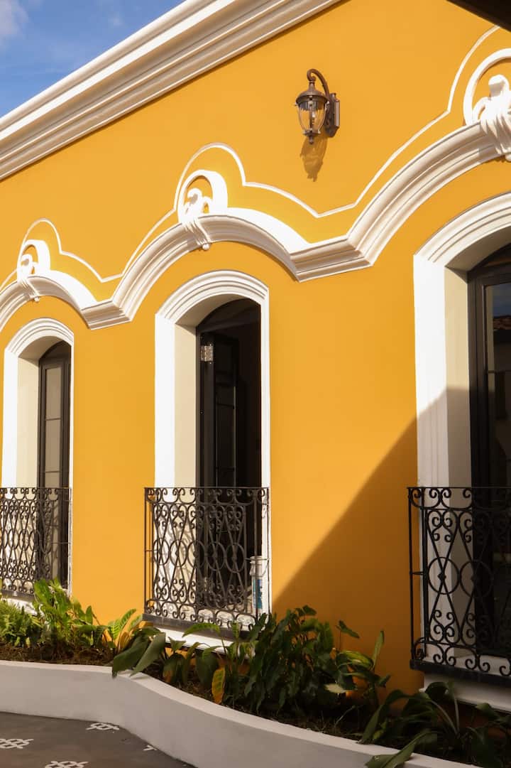 Hotel Remfort Antigua - Santa Ana