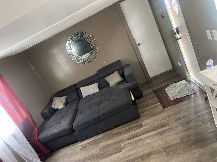 Red Trailer - Tallahassee, FL