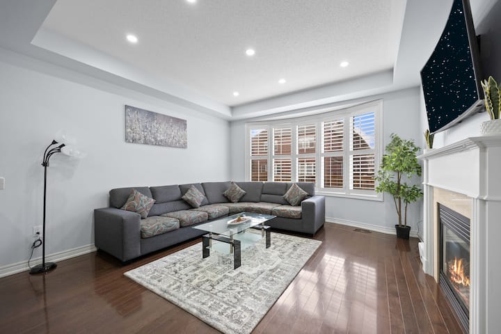 100% Private And Spotless ~Foosball ~Cozy Caledon - Brampton
