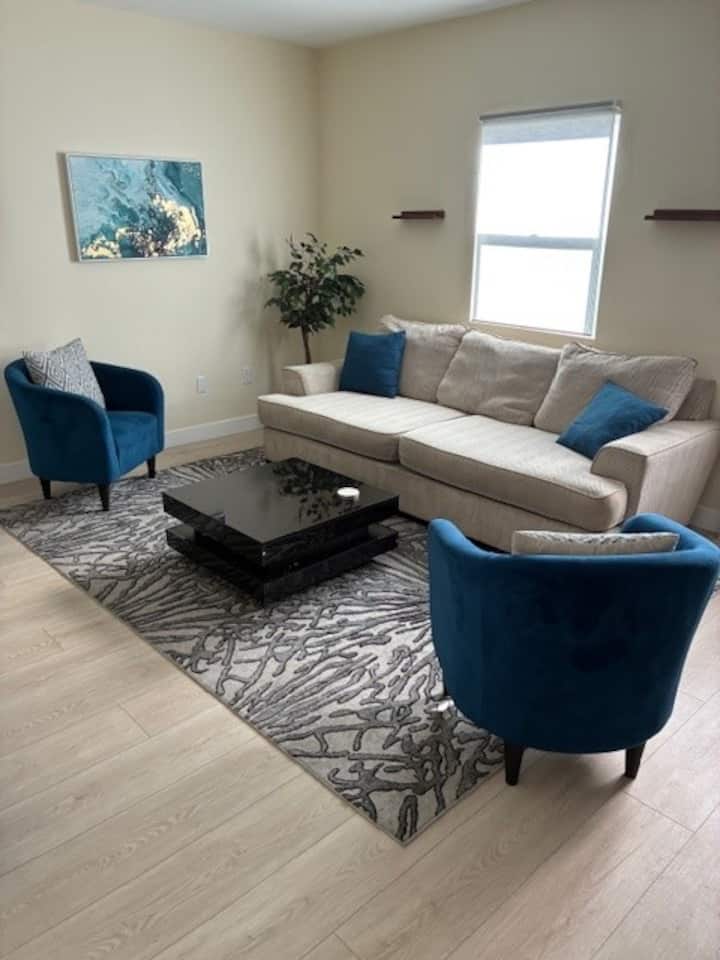 D'town Riverside 3 Br/2ba For Traveling Nurses - Riverside, CA