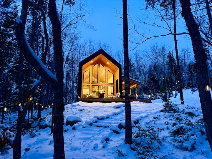 The Scandi Riverside Retreat - Hot Tub - Nova Scotia