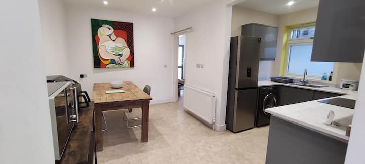 Bright & Airy Two Bedroom Maisonette - Oxford