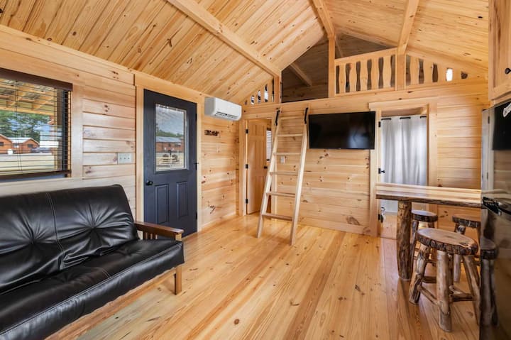 Cranberry Acres Cottage - King Richard's Faire