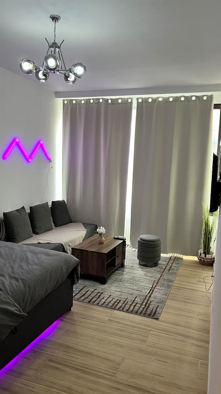 Studio Incroyable ،Avec Parking Payant - Ixelles