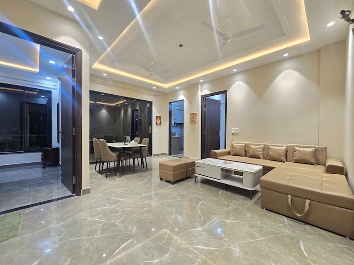 Homlee-pearl-3bhk-lift-parking-max Hospital-saket - New Delhi