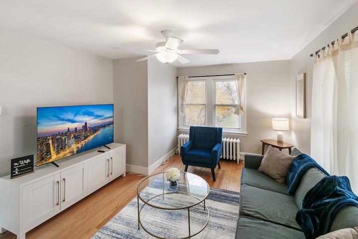 Highwood Haven- 4 Bedrooms Steps To Train Station! - Lake Forest, IL