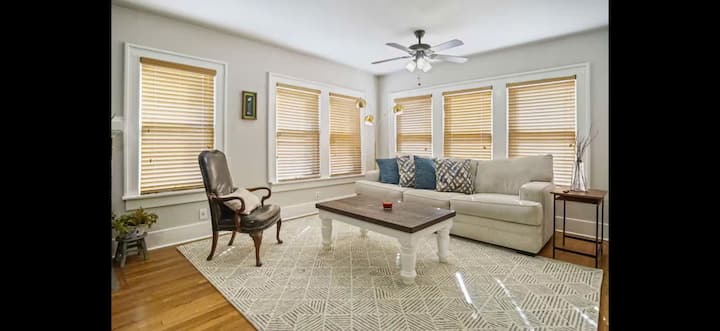 Classy Updated Gatewood Condo, Covered Parking! #1 - Oklahoma City, OK