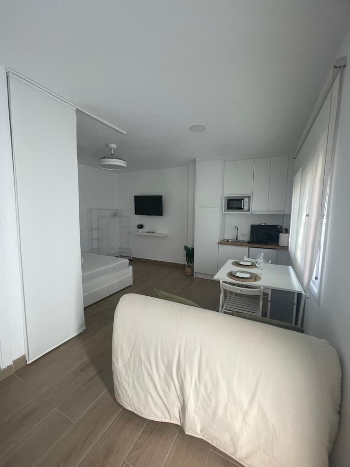 Estudio En Barbate: Moderno Y Luminoso - Barbate