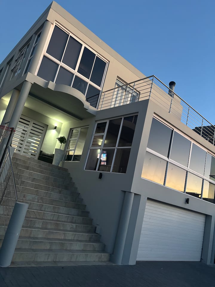 Our Spacious Family-friendly Home. Calypso Beach - Langebaan