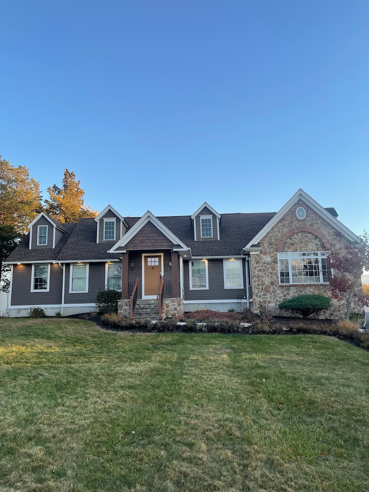 Mother-daughter Home • Close To Rutgers & Mcmc - ニューブランズウィック, NJ