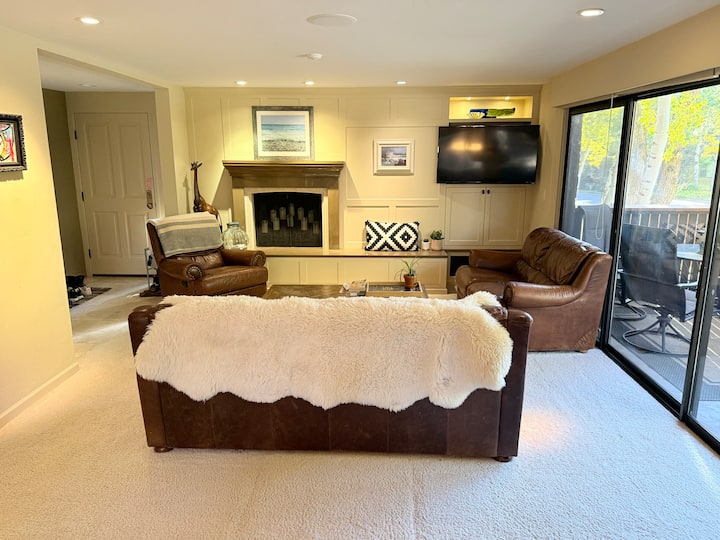 Magical Location For The Holidays In Aspen! - Aspen, CO