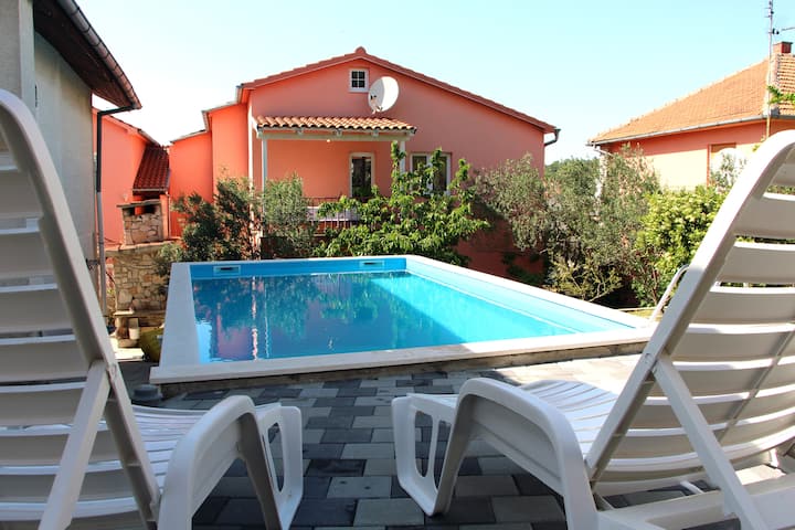 2 Bedroom Apartment With A Pool In Tisno (4+2) - Murter