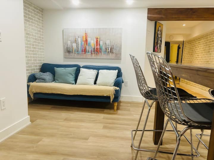 Cozy Two Bedroom Private Suite Near Lake - Aurora