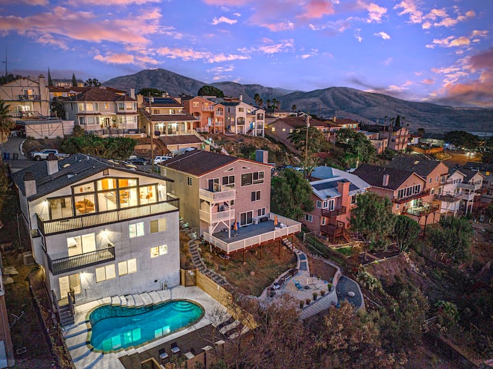 Luxury Hillside Haven Endless Ocean Views - La Mesa, CA