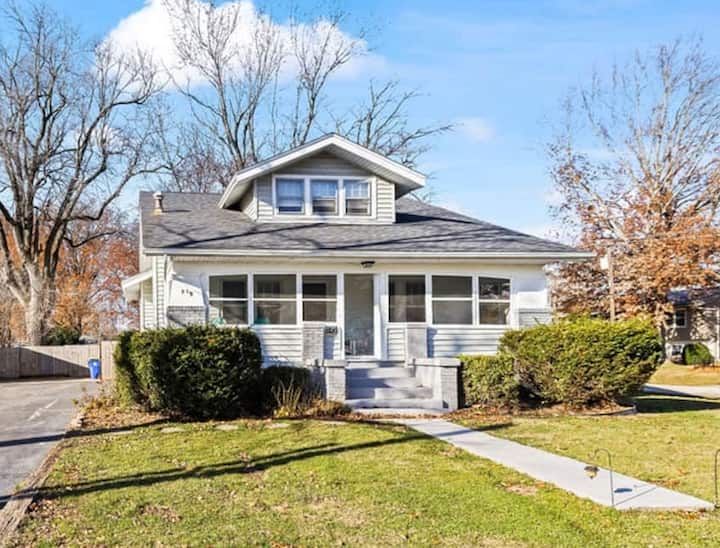 5-bedrm•sleeps 12•crew&family Ready•near Adm/cat - Decatur, IL