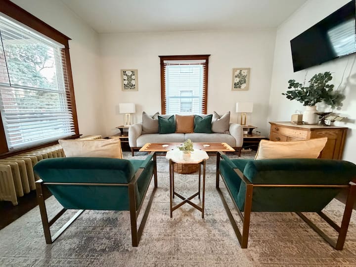 Charming & Cozy - 2 Bedroom Apt By Heritage Hill - Grand Rapids, MI