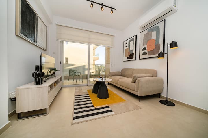 New 1 Bedroom Flat Next To University - Kyrenia