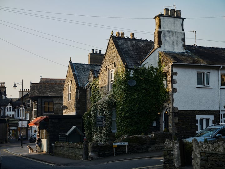 Cambridge House | Sleeps 18 | Central Windermere - Windermere, UK