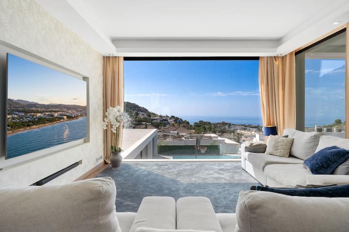 Upea Villa Omalla Uima-altaalla Ja Merinäköalalla - Benalmádena