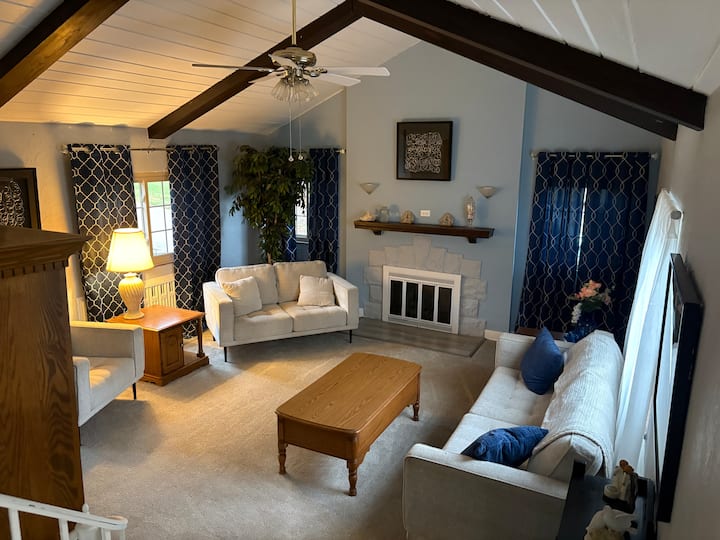 A Beautiful Cozy Home Away From Home! - 몬로빌