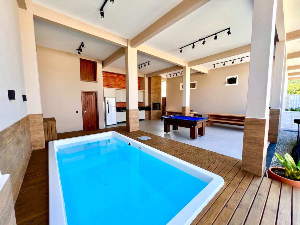 House 150m from the Sea with Pool and Pool Table - Houses for Rent in ...