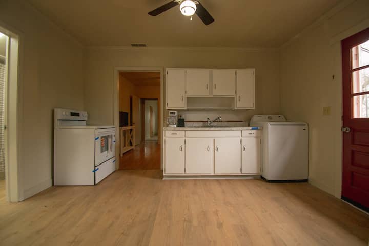 2br Apt Perfect For Travel Nurses & Long-term Stay - W. Kerr Scott Lake