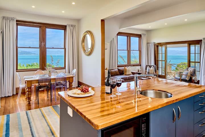 Seaside Eastbourne Retreat With Epic Views - Wellington